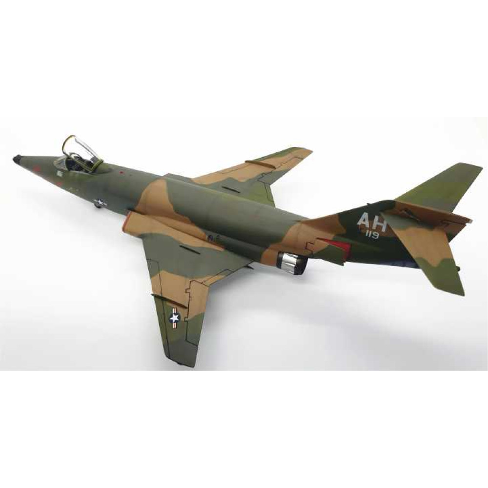 RF-101C 45 TRS 'Polka Dots' - Historical Combat Aircraft | www.printscale.org, Scale: 1/72
