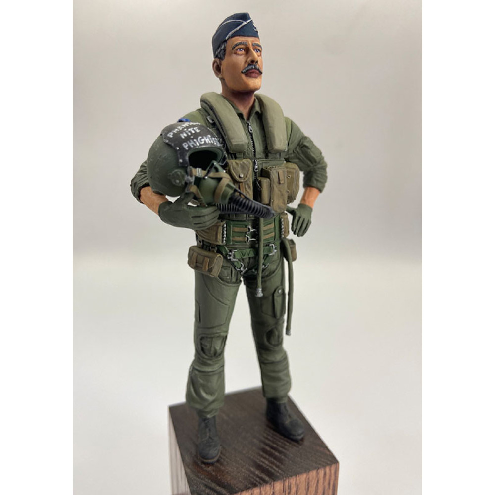 Pilot 'Phantom II' & 'Phantom' F-4 - Vietnam War Figurine | Limited ...
